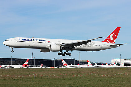 Turkish Airlines TK1828 (THY8JM) from Paris to Istanbul